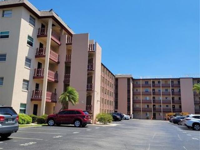 4079 Lake Bayshore Dr Unit 308, Bradenton, FL 34205