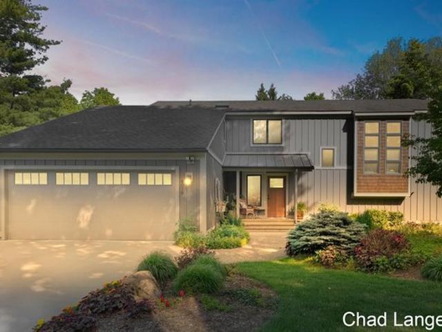 4079 65th St, Holland, MI 49423