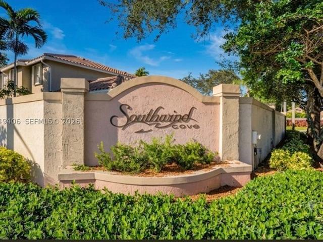 4070 NW 92nd Ave, Sunrise, FL 33351