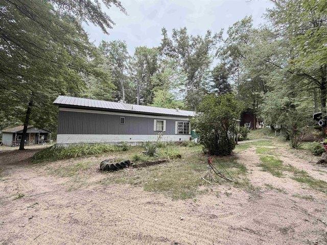 4070 N Valley View Rd, Harrison, MI 48625