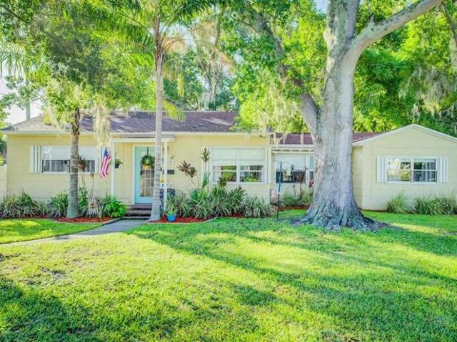 4071 Shore Acres Blvd NE, Saint Petersburg, FL 33703