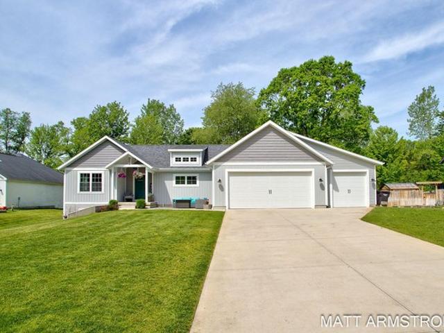 4072 Ronalds Rd, Dorr, MI 49323