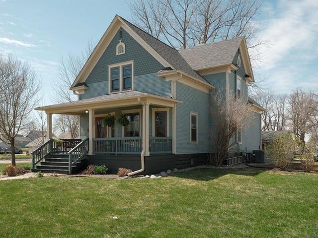 407 2nd Ave NE, Sioux Center, IA 51250