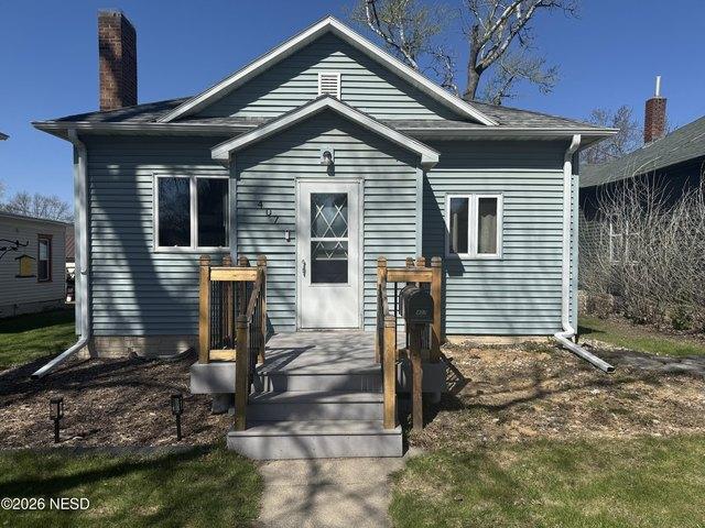 407 2nd St NE, Watertown, SD 57201