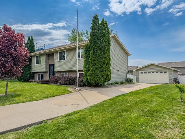 407 2nd Street SE