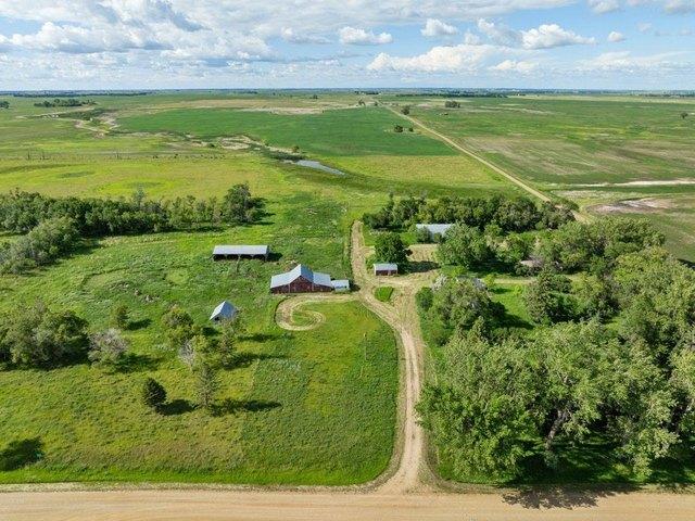 407 42nd St N, Voltaire, ND 58792