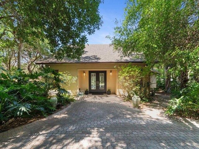 407 43rd Ave SW, Vero Beach, FL 32968