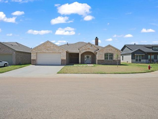407 Cowboy Ln, Wolfforth, TX 79382