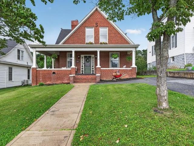 407 College St, Marion, VA 24354