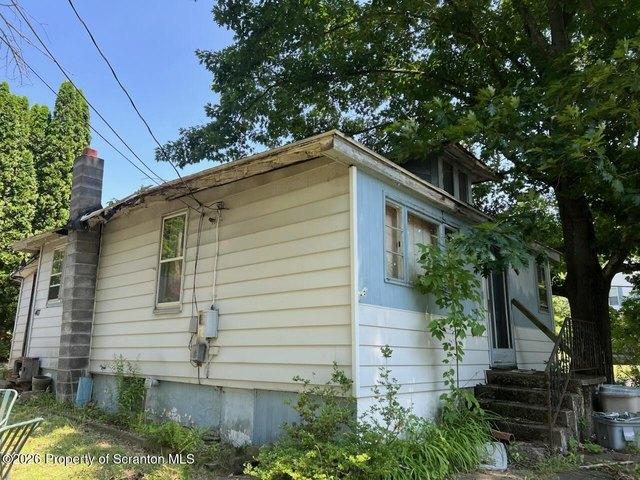 407 Columbia Ave, Clarks Summit, PA 18411