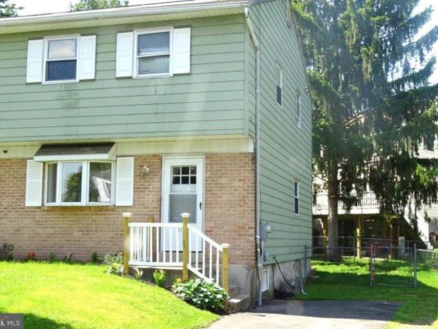 407 Circle Dr, Stowe, PA 19464