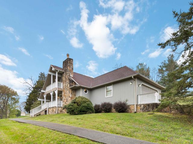 407 Circle Lake Drive