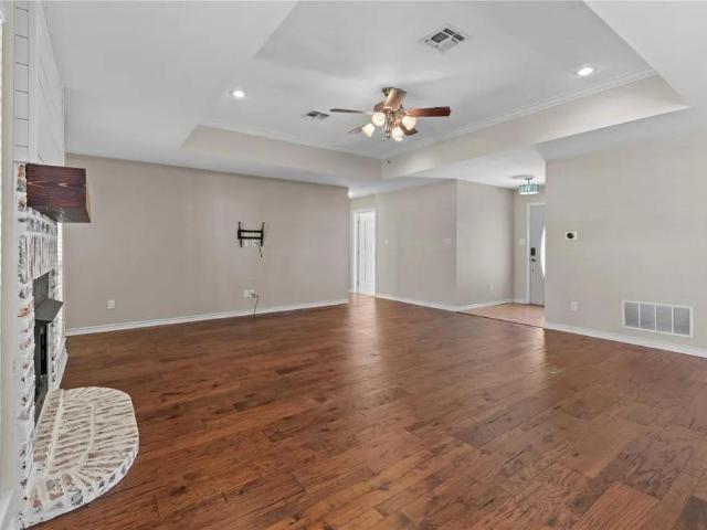 407 Austin Acre