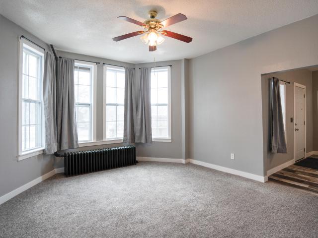 407 Avon St