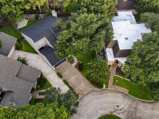 407 Barkers Landing Court