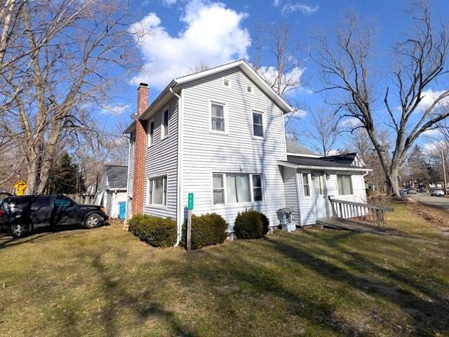 407 Barry St, Colon, MI 49040