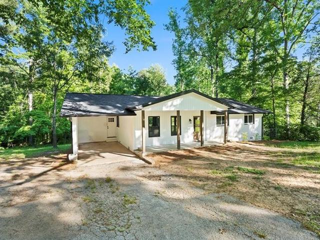 407 Beechwood Cir, Greenwood, SC 29646