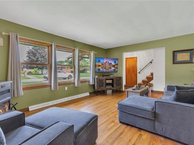 407 Belle St