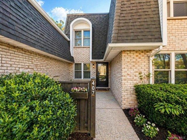 407 Birchwood Rd, Medford, NY 11763