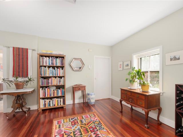 407 Broadway 2