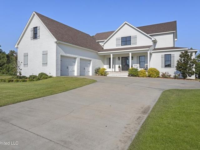 407 Goose Pointe Blvd, Biloxi, MS 39531