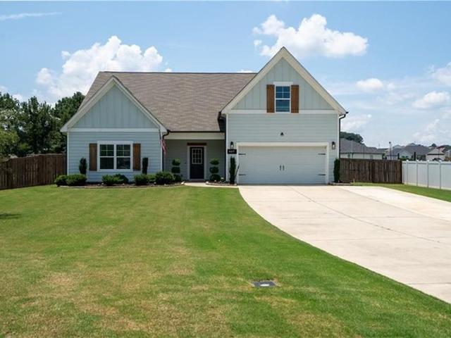 407 Glenn Trl, Winder, GA 30680