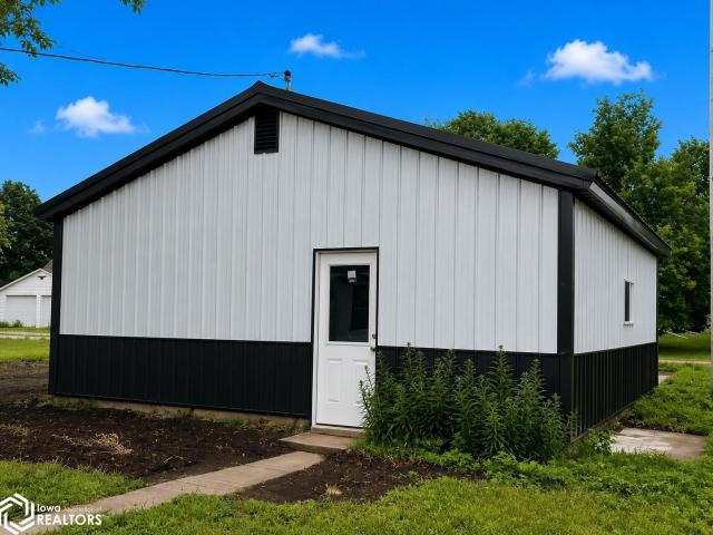 407 Dewey Avenue