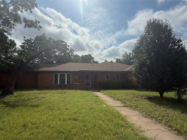407 Dunaway Dr, Euless, TX 76040