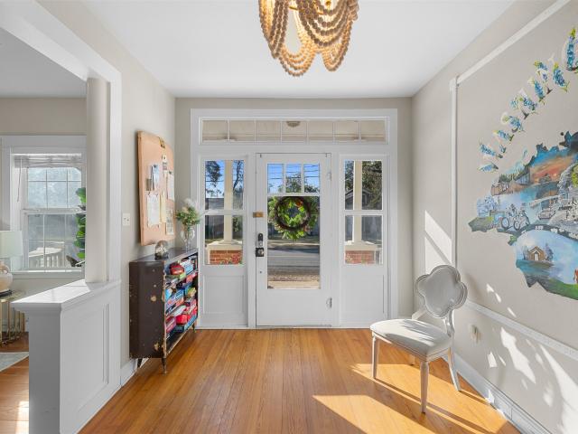 407 E Alamo Street