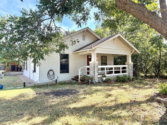 407 E Bois D Arc St, Leonard, TX 75452