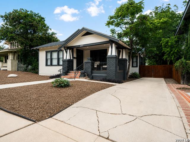 407 E Courtland Pl