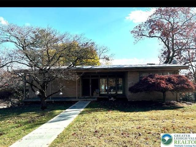 407 E Plainfield Ave, Pen Argyl, PA 18072