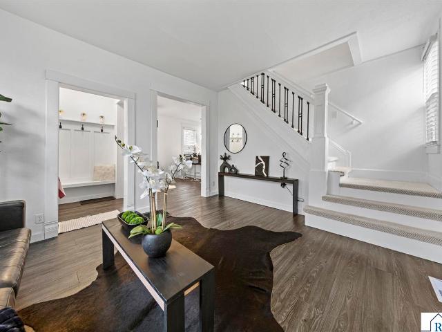 407 E Pleasant Street