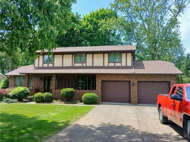 407 Eastbury Ave NE, North Canton, OH 44720