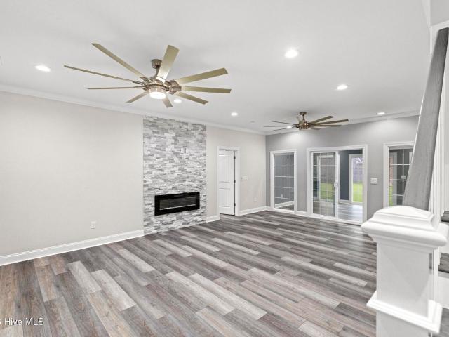 407 King Richard Court