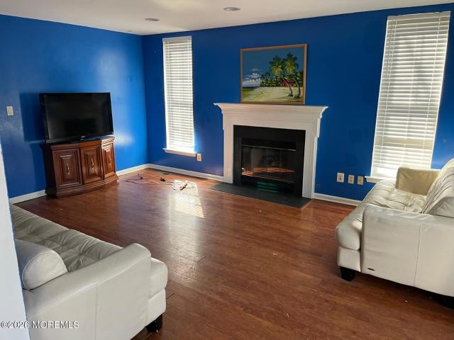 407 Hollywood Avenue