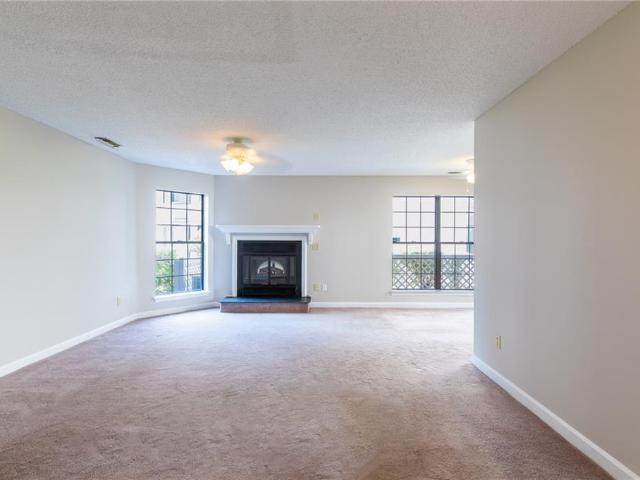 407 Harbour PT # 104