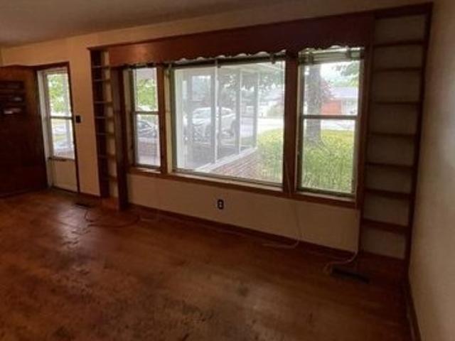 407 Highland Dr, Clinton, TN 37716