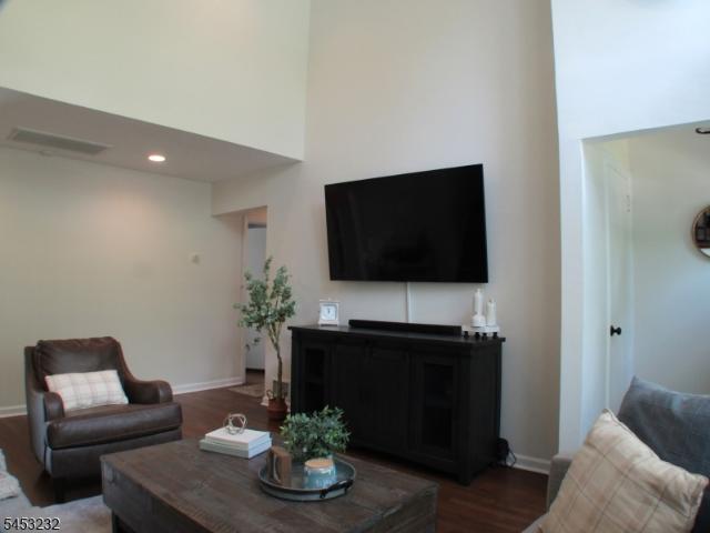 407 Hillside Ave