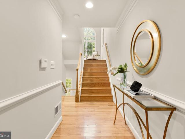 407 Oak Knoll Terrace
