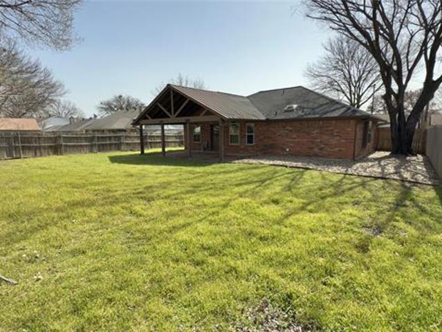 407 Oakwood Circle