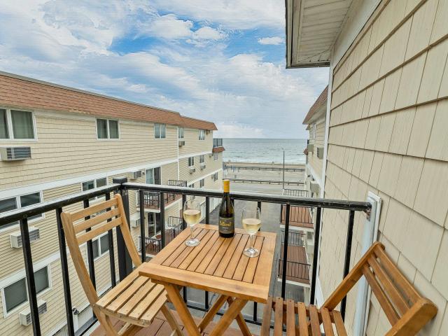 407 Ocean Boulevard # B10