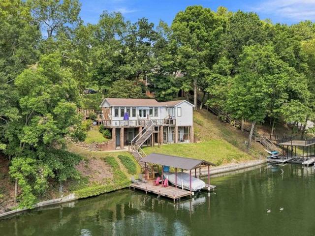 407 Lakeside Cir, Muscle Shoals, AL 35661