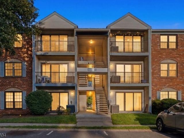 407 Lancaster Ct, Piscataway Twp, NJ 08854