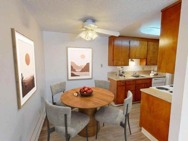 407 LIVE IN THE HEART OF THE GREENWOOD RETAIL CORE, WALK TO EVERYTHING! 2 Bedroom Apartment for Rent at 407 N 87th St, Seattle, WA 98103 Greenwood