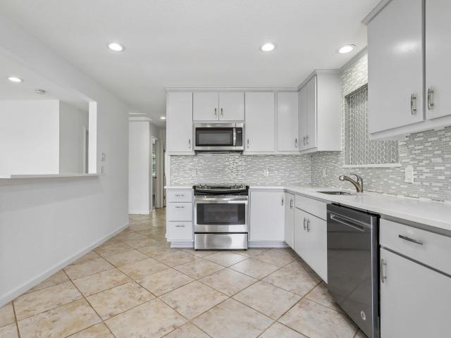 407 Magnolia St