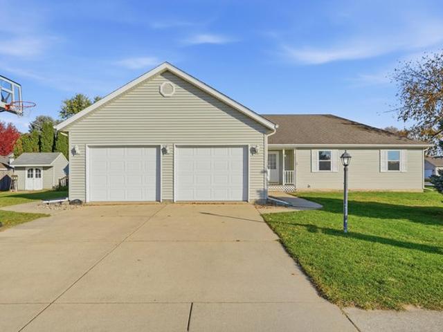 407 McKinley St, Kouts, IN 46347