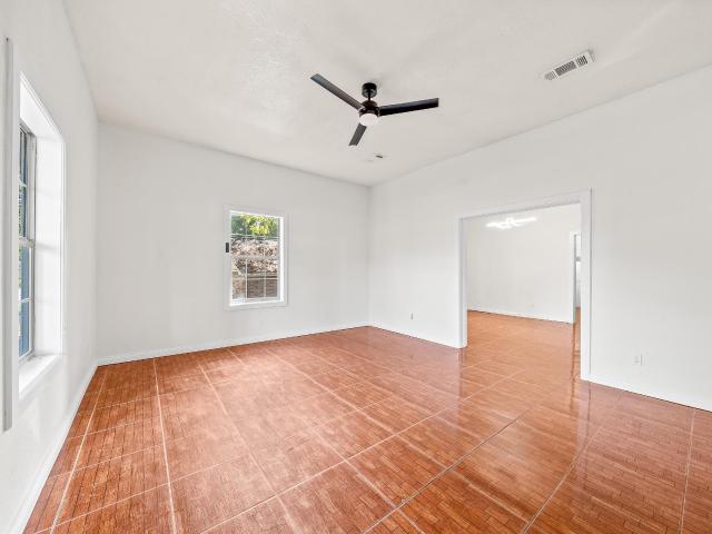 407 N 4th St Street