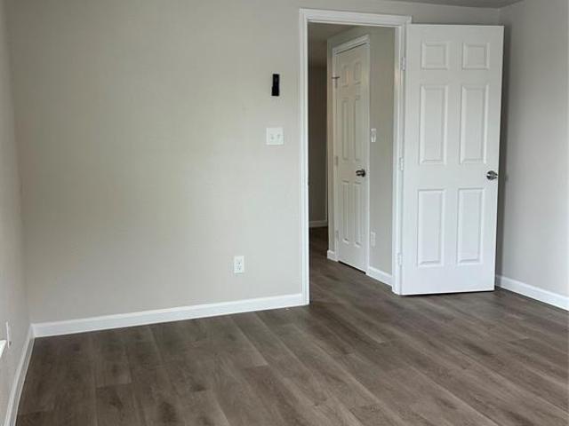 407 N Justin Avenue # B