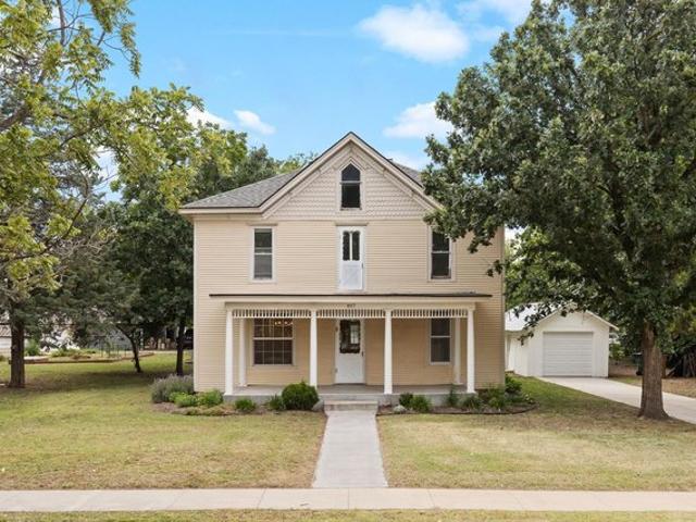 407 N Nickerson St, Nickerson, KS 67561